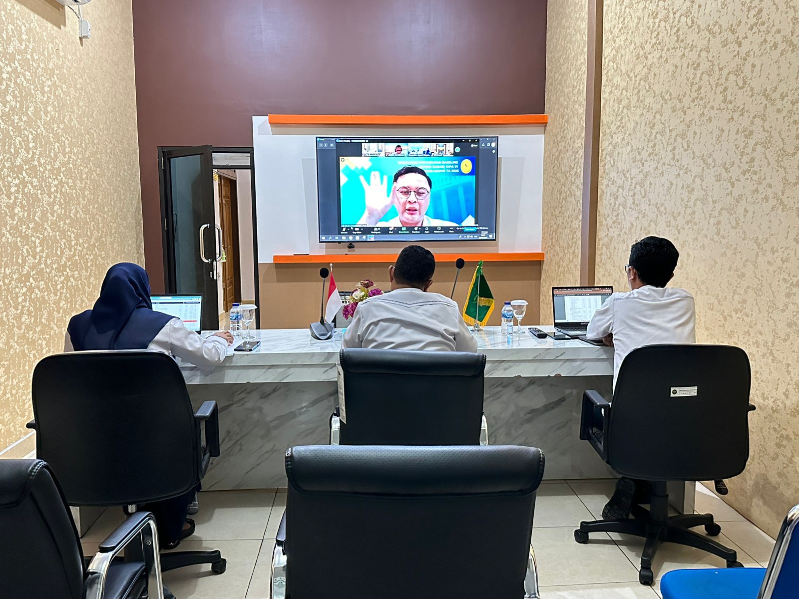 Rapat Sosialisasi Baseline Tahun Anggaran 2025 Melalui Zoom Meeting dengan Biro Perencanaan ...